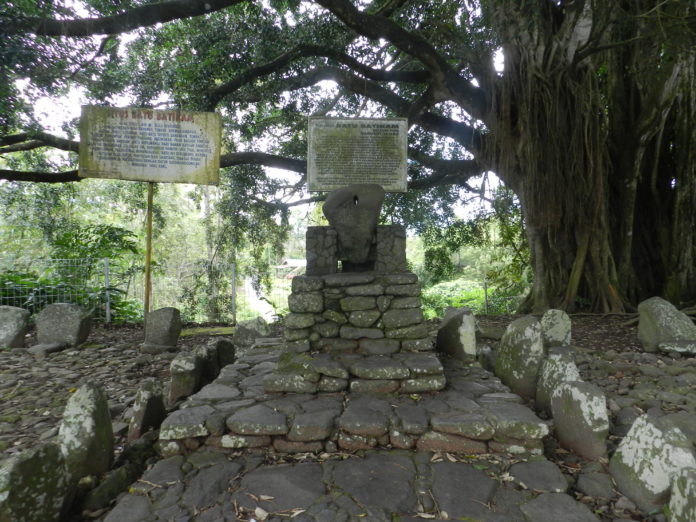 Batu Batikam dan Batu Basurek, Destinasi Bersejarah di Limo Kaum ...