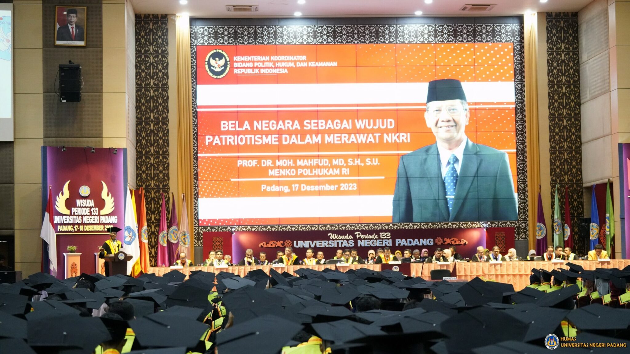 UNP Wisuda 2.027 Lulusan, Mahfud MD : Jadikan Ijazah Pengendali Moral ...